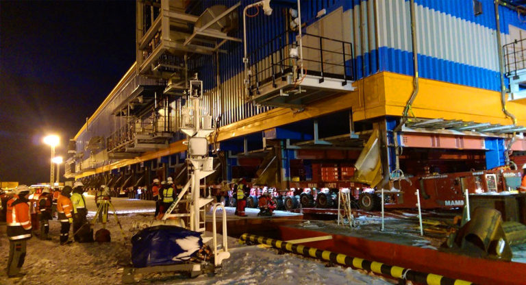 Mammoet SPMT offload the longest LNG project module in Yamal, Russia | Heavylift Photo
